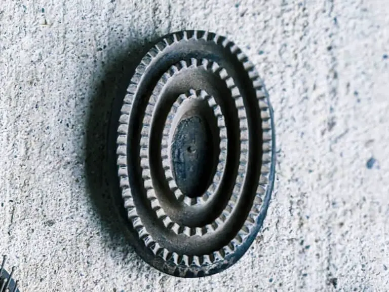 How To Curry Comb Your Horse The Right Way - The Flaxen Filly